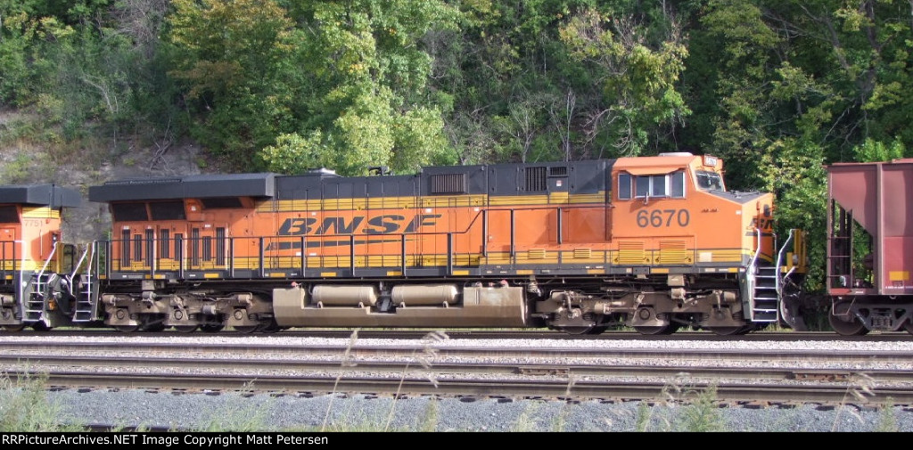 BNSF 6670